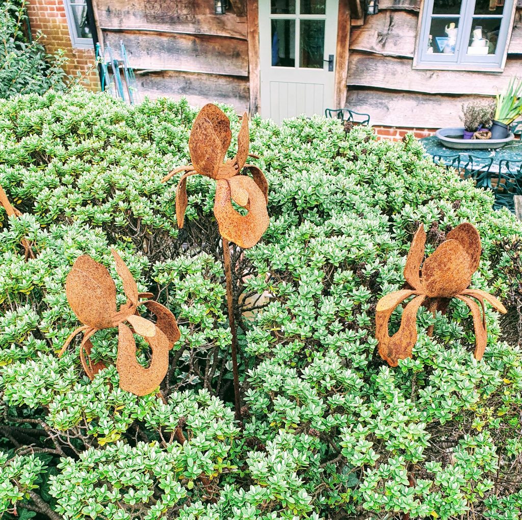 Handmade Metal Rusted Iris Flower, Set of 3 – Garden Treasures