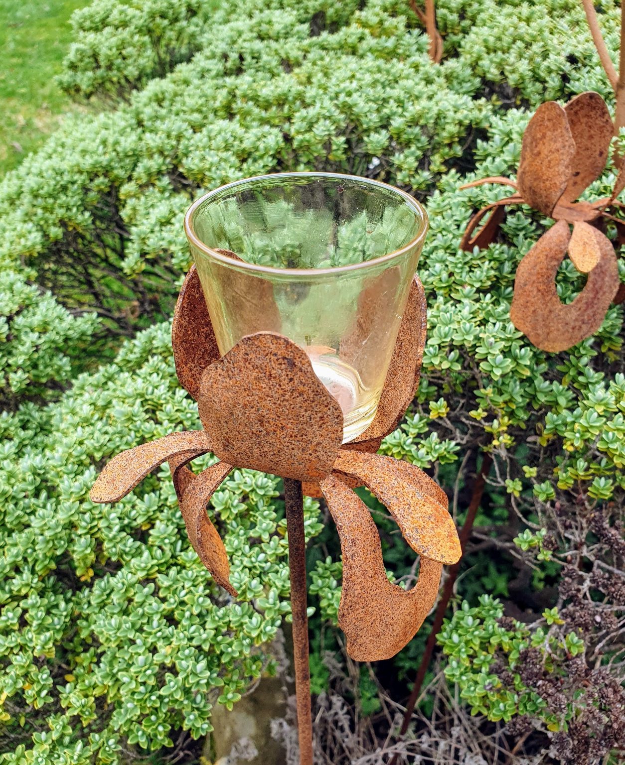Handmade Metal Rusted Iris Flower, Set of 3 – Garden Treasures