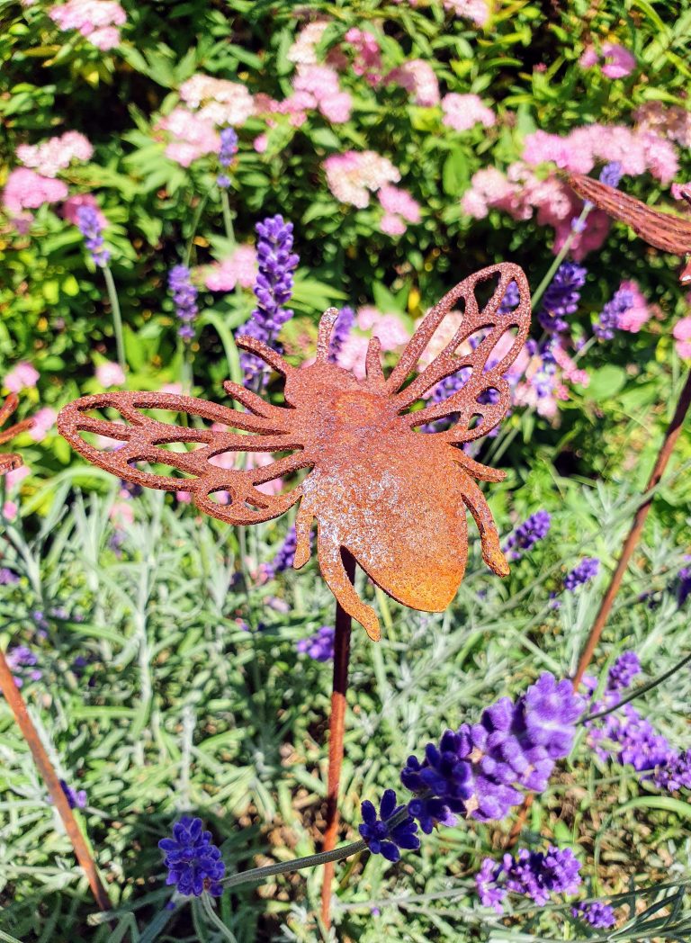 Handmade Rusty Metal Bees on stake, Set of 3. – Garden Treasures